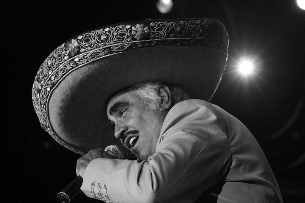 Vicente Fernández, el Rey de las Rancheras - Quisqueya Peach