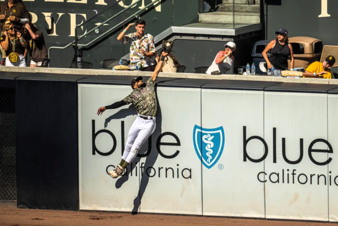 Fernando Tatis Jr. gana Guante de Oro (Video) - Quisqueya Peach