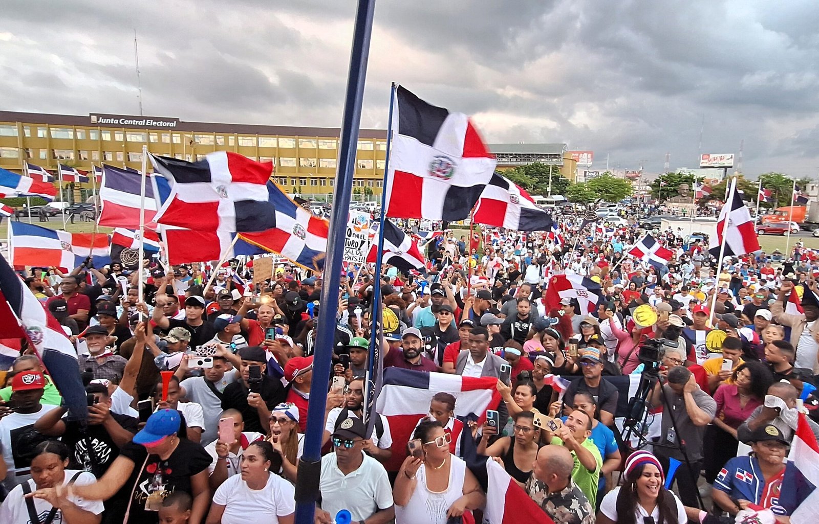 Diáspora dominicana se sumó a protesta contra migración masiva de ...